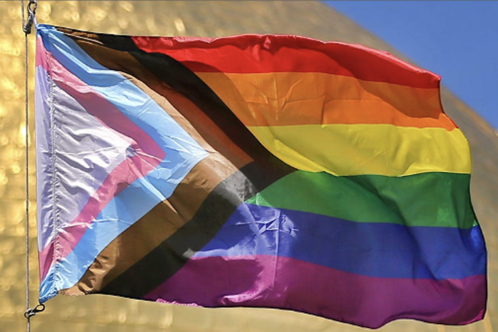 LGBTQフラッグに新色追加をめぐる声 「われわれの虹の旗を穢すな！」も | Forbes JAPAN 公式サイト（フォーブス ジャパン）