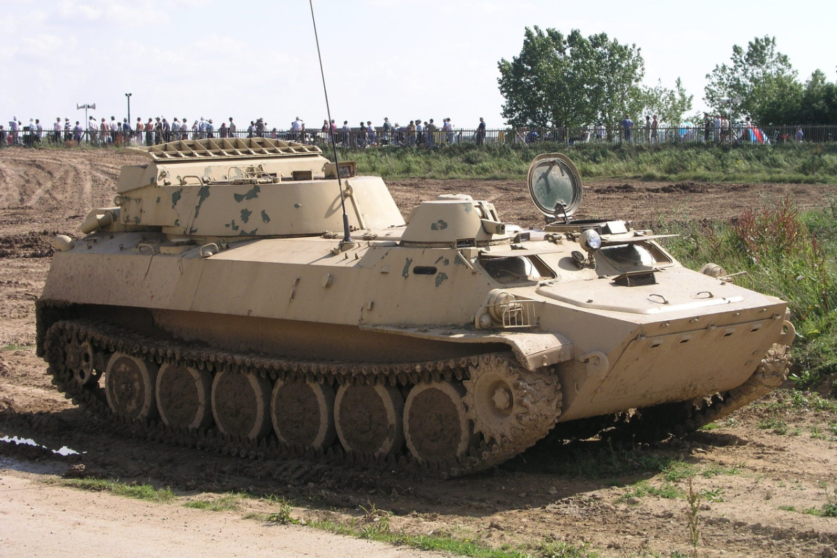 仮設屋根で頭隠したロシアのDIY戦闘車両、地雷で下からやられる | Forbes JAPAN 公式サイト（フォーブス ジャパン）